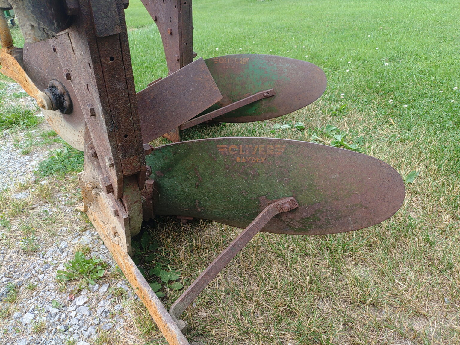 Machinery & Consignment Auction - Empire Livestock
