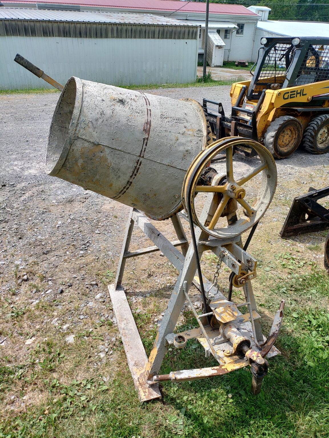 Machinery & Consignment Auction - Empire Livestock